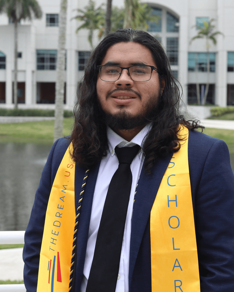 Miguel Cabrera Reyes • Marine Conservation Ecology Lab